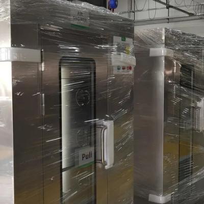 中国 プレフィルター配置とコンパクトな設置寸法のあるクリーンルームエアシャワー 販売のため