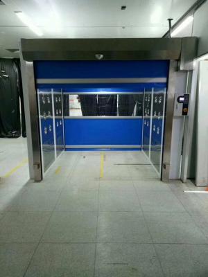Chine Tunnel adapté aux besoins du client de douche d'air avec la porte coulissante automatique et le système de contrôle de PLC à vendre