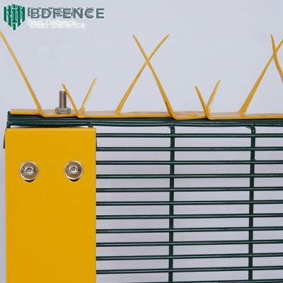China Metal Barbed Wire Mesh Anti Climb Security Fencing 358 For Railway Station for sale