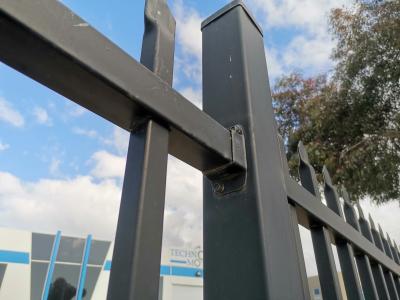 China 6 Fuß hohe 3 Schienen Aluminium Tubular Zaun für Wohnraum zu verkaufen