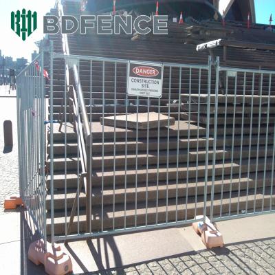 China 3D Temporary Perimeter Fencing / Crowd Barrier Fencing 2.4 X 2.95m for sale