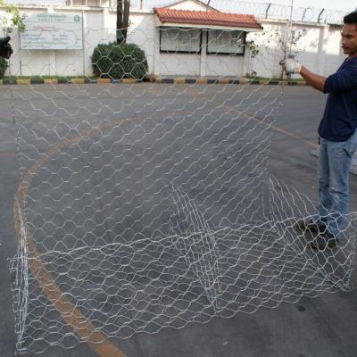 China Woven Stone Filled Galvanized Gabion Boxes Basket 8x10cm Hexagonal Hole for sale