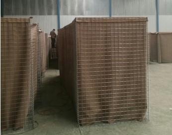 Cina il cavo di Galfan della parete di scoppio della barriera di 6mm Hesco ha saldato la lotta contro l'erosione di 50*50 millimetro in vendita