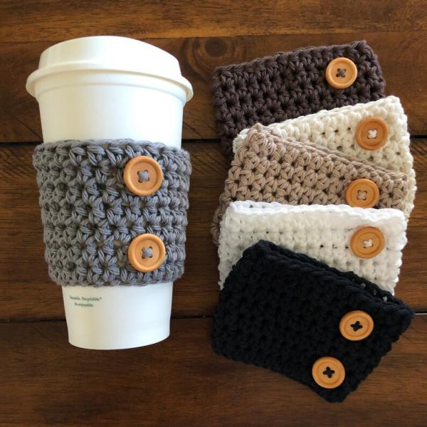 Quality Y-Z Neutral Color Reusable Farm House Crochet Coffee Sleeve Cup Cozy with Wood Buttons for sale