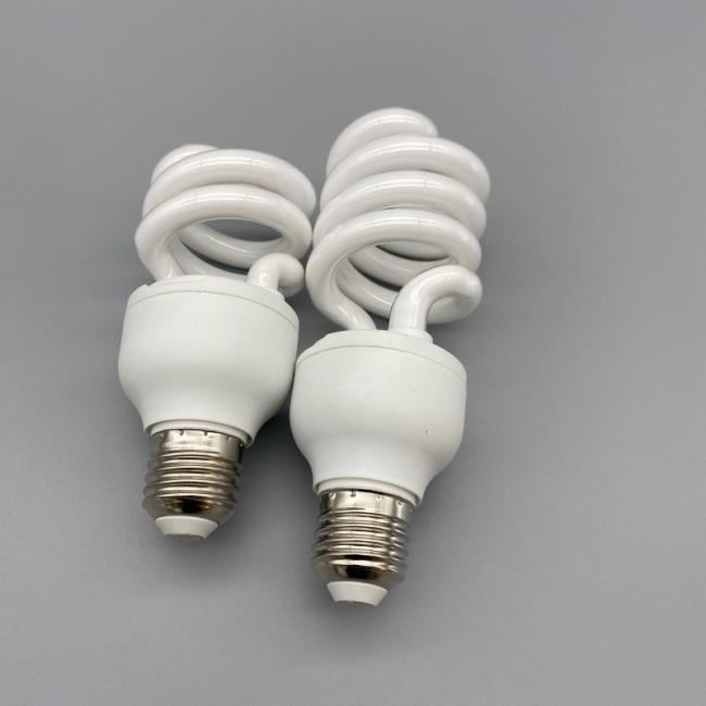Energy Saving CFL UVB Bulb - In Use