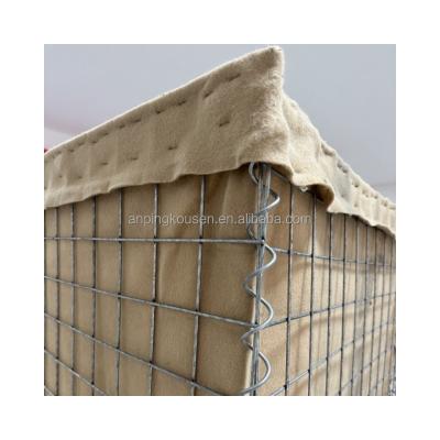 China Aanpasbaar laspatroon Q195 Beschermende barrière voor zandzakken barrière en Gabion Basket Te koop