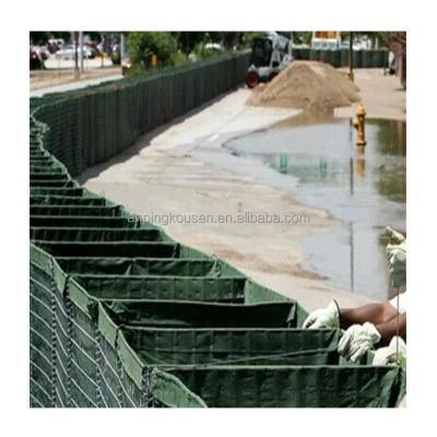 China Barrera de defensa verde hecha con alambre de hierro galvanizado fácil de ensamblar en venta