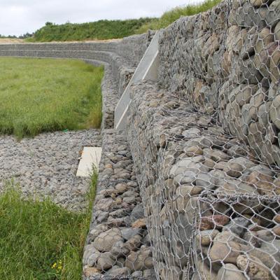 China Hexagonal Woven Iron Wire Gabion Mesh for Retaining Walls and River Construction for sale