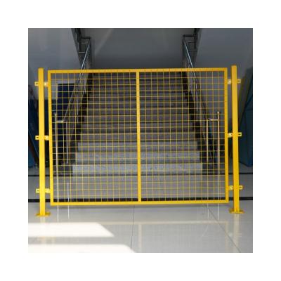 Cina Acciaio termicamente trattato 3D curvo Saldato Wire Mesh Fence di sicurezza pannello con superiore in vendita