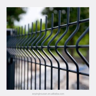 Cina Protezione giardino esterno con 4mm galvanizzato triangolo mesh 3D Curve Curving Fence in vendita