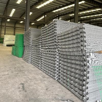 Cina Soluzioni di recinzione perimetrale a piegatura 3D personalizzate con pannelli di recinzione modulari a telaio metallico in vendita