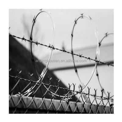Cina Fence di sicurezza galvanizzata filo spinato a rasoio croce con diametro di filo da 1,6-3,2 mm in vendita