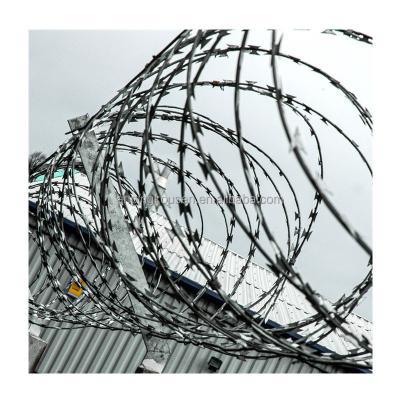 Cina Galvanizzato/PVC rivestito Fermo filo spinato caldo immerso Galvanizzato per recinzioni agricole in vendita