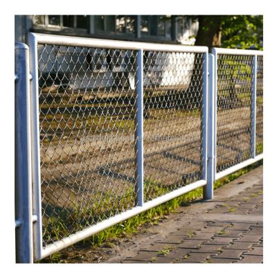 Cina Ciclone Wire Mesh Galvanized Chainlink Recinzione con filo di acciaio a basso tenore di carbonio a prezzi accessibili in vendita