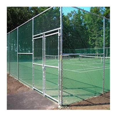 Cina Green Color Stadium Chain Link Fence Cyclone Wire Mesh Parco giochi Fence in acciaio in vendita