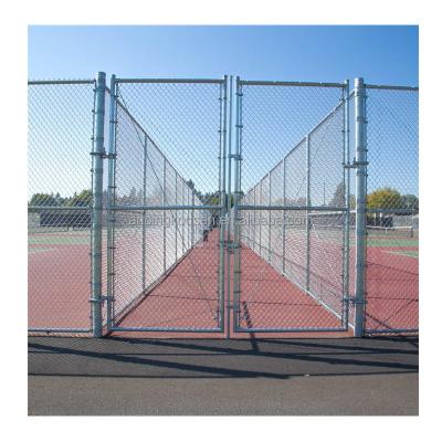Cina Green Color Stadium Chain Link Fence Cyclone Wire Mesh Parco giochi Fence in acciaio in vendita