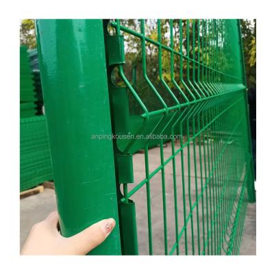 Cina Verde PVC rivestito 3D V triangolo piegatura curva Saldato rete di filo di legno di recinzione pannello per giardino in vendita