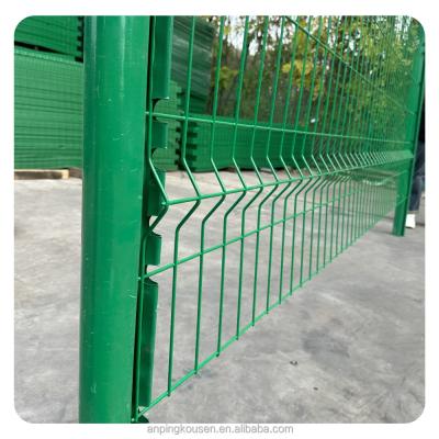 Cina Gardening Security 3D Curved Iron Wire Mesh Fence con facile installazione e palo a forma di pesca in vendita