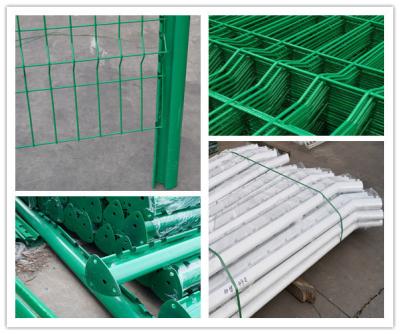 Cina 4.0mm diametro del filo facilmente assemblati 3D triangolare piegatura PVC Saldato rete di filo di recinzione in vendita