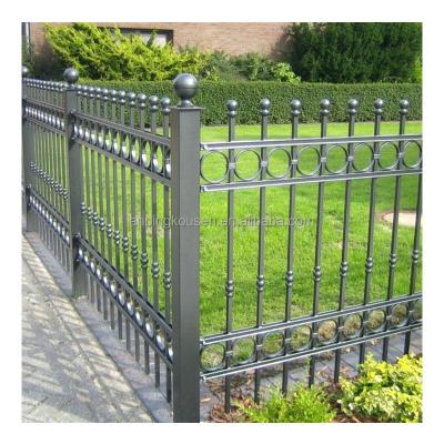 China Amerika markt beste keuze zwart pvc bedekt smeedijzeren hek met gegalvaniseerde ornamenten Te koop
