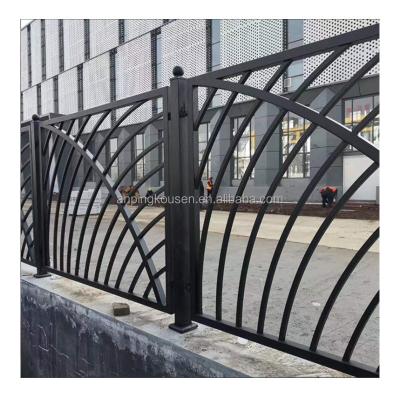 Cina Recinzione in ferro battuto in acciaio galvanizzato decorativo con finitura rivestita in polvere a caldo in vendita