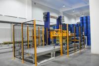 China PLC Touchscreen Single Channel Gantry Palletizer Machine for Bottle Packaging with 1-Channel Capacity for sale