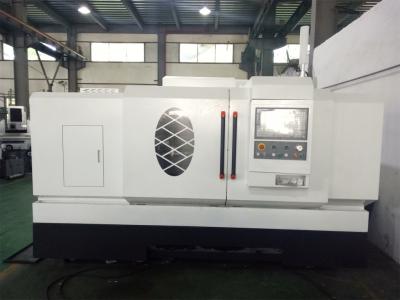 Cina CNC del tornio di CNC della macchina di verticale del letto di inclinazione del letto piano che gira la manica assiale del   250mm delle parti con il motore mandrino 11KW in vendita