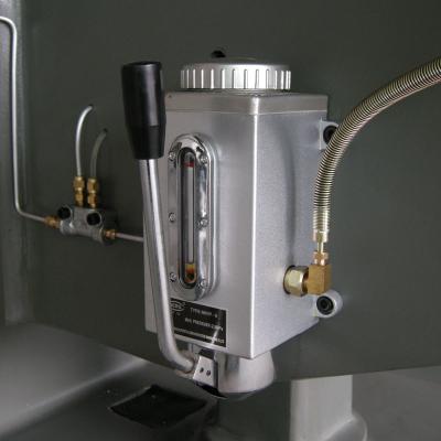 Cina Ginocchio automatico universale della fresatrice del fuso R8 che macina tolleranza 0.002mm del fuso 4VA in vendita