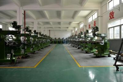 Cina Ginocchio orizzontale della fresatrice della torretta NT40 che macina dimensione della Tabella di 1470*305*90mm e di 5VB in vendita