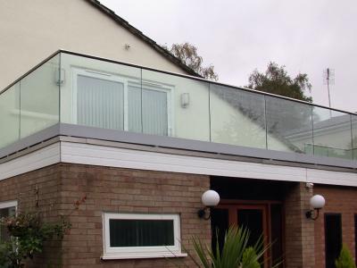 China Top Slot Handrail U channel Glass Fixing Balustrade for sale