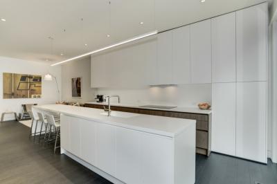 China Customized foshan manufacturers modern high gloss lacquer kitchen cabinet for sale