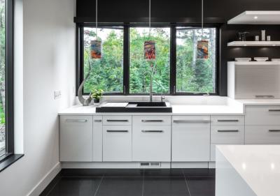 China Affordable Luxury mdf Wood Pantry Lacquer Kitchen Modern Designs Kitchen Cabinets for sale