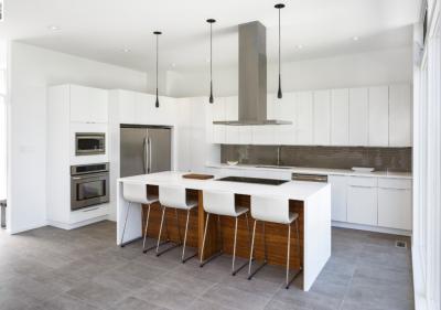 China High Quality Australia Modern White Kitchen Pantry Cupboards Kitchen Cabinets for sale