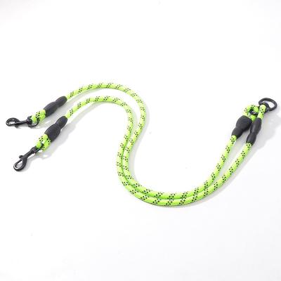 Cina Forte bene durevole intrecciato di nylon su misura della convenienza che prepara due in una corda del guinzaglio del cane in vendita