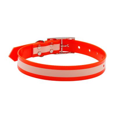Cina Il nylon luminoso comodo molle dell'OEM Manfacturer del ODM/ha riempito il collare di cane riflettente del PVC in vendita