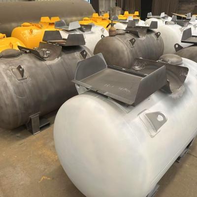 China 1875x1120x1337mm Horizontal Chemical Storage Tanks For -40- 70 C Design Temperature Environments for sale