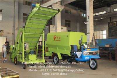 China 5000mm Height TMR Feed Mixer For Cow And Sheep Farm , Agriculture Feed Loader for sale