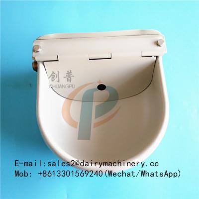 中国 牛搾り出す機械は酪農場の自動飲むボールを倹約します 販売のため