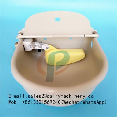 中国 牛搾り出す機械は酪農場の自動飲むボールを倹約します 販売のため