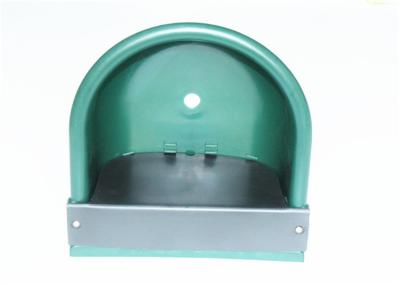 Cina Abbeveratoio automatico in plastica per bovini con valvola a galleggiante per il controllo del livello dell'acqua in vendita