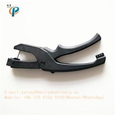 China ISO Ear Tag Pliers For Cattle , Cow Ear Tag Applicator With Stainless Steel Nail for sale