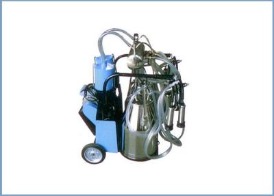 China De automatische Karretjetype Mobiele Melkende Machine van de Zuigerpomp voor Melkkoeien, 25L Te koop
