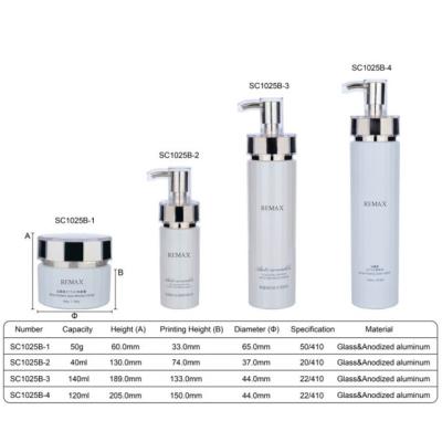 Cina 40 ml/120 ml/140 ml/50 g Vetro trasparente cilindrico liscio con pompa Golde per bottiglia di imballaggio cosmetico in vendita