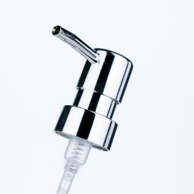 Cina 24/410 28/410 Testa di pompa di lozione in alluminio e plastica in argento brillante per bottiglie di shampoo e lozione in vendita