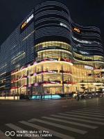 China Commercial LED Mesh Screen P83 Full Color Outdoor Video Display 144pcs/m2 DC12V IP67 for sale