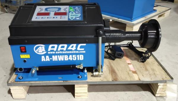 Combo AA4C pour le changement de pneus mobiles et l'équilibrage des roues installé dans les camionnettes AA-MWB451D+AA-MTC106EZ pour le changement de pneus à profil bas