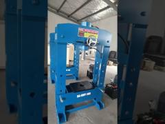 50t 100t 150t 200t 250t 300t Heavy Duty Gantry Elektrische Hydraulische Winkelpers H Frame Hydraulische Pers