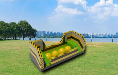 China Salto e limites Curso de obstáculos inflável com grande desafio à venda