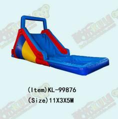 China Deslizador inflable vibrante y colorido para niños en venta