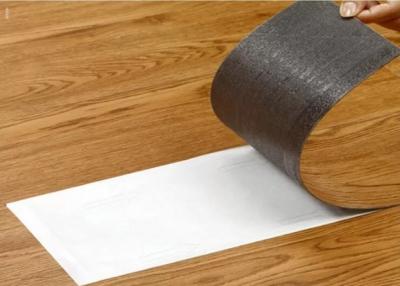 Cina buccia di 1.8mm e vinile del bastone che pavimenta resistenza impermeabile di slittamento in vendita